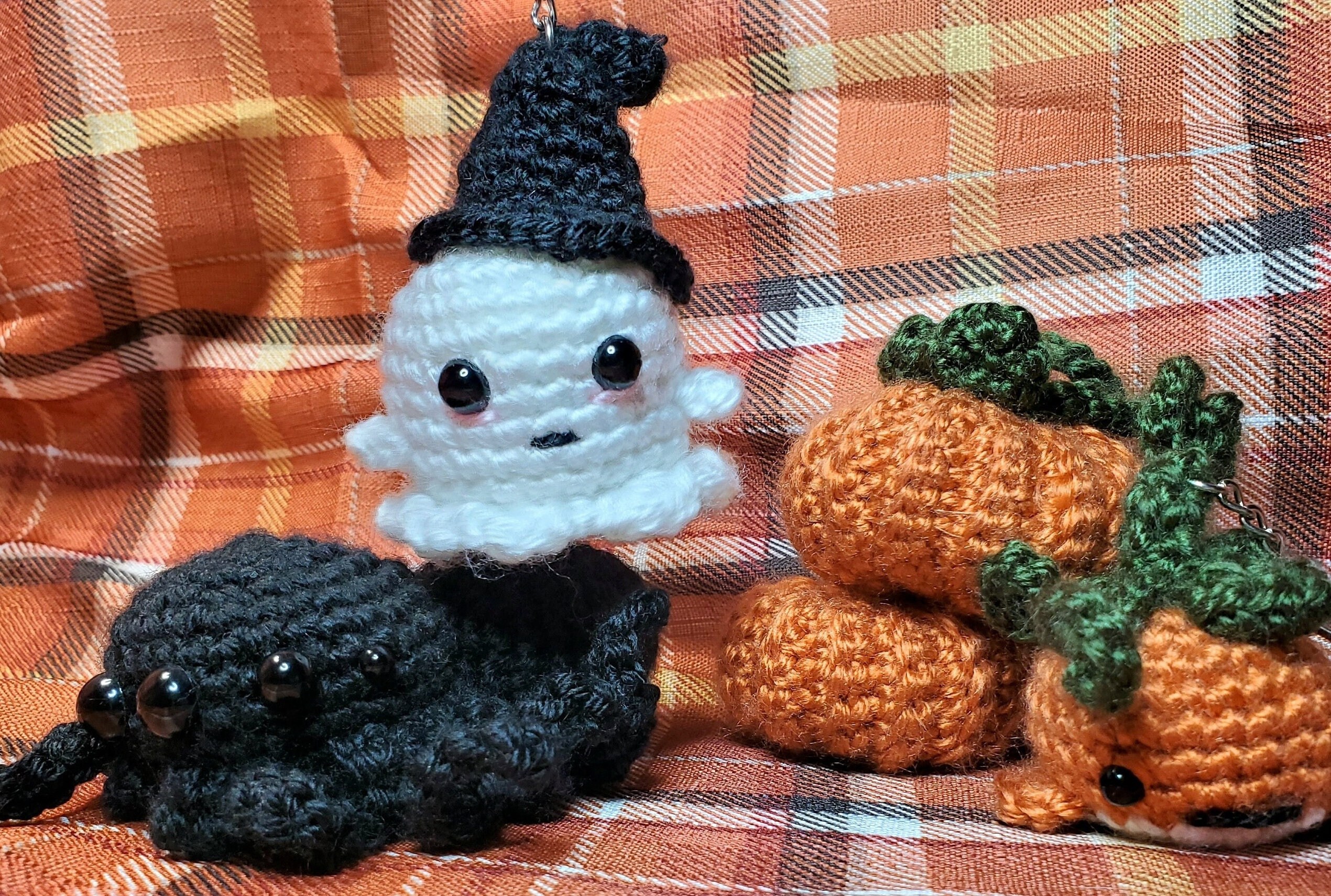 Ghost Witch Hat Keychain Crochet Pattern DIY Handmade Ghost Keychain ...