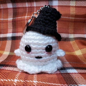 Ghost Witch Hat Keychain Crochet Pattern DIY Handmade Ghost Keychain ...