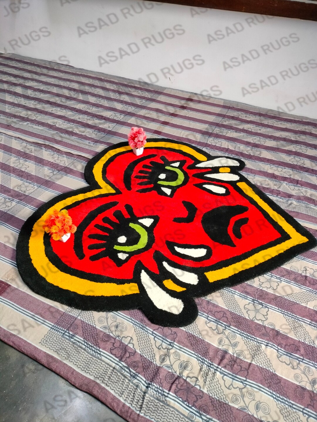 Red Heart Handmade Tufted Crying Heart Traditional Tattoo Rug 100% ...