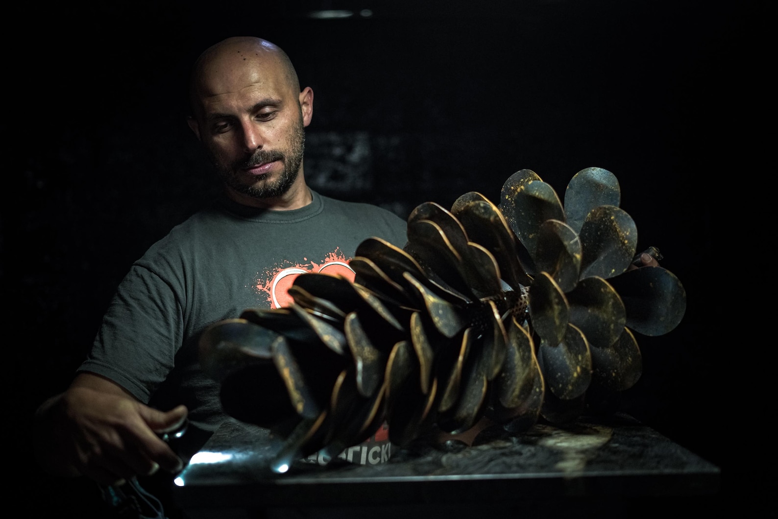 Rusted Pine Cone Sculpture - Adorn Your Home and Space , Unique Metal ...