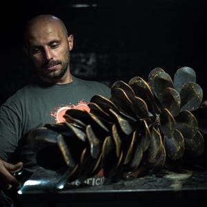 Rusted Pine Cone Sculpture - Adorn Your Home and Space , Unique Metal ...