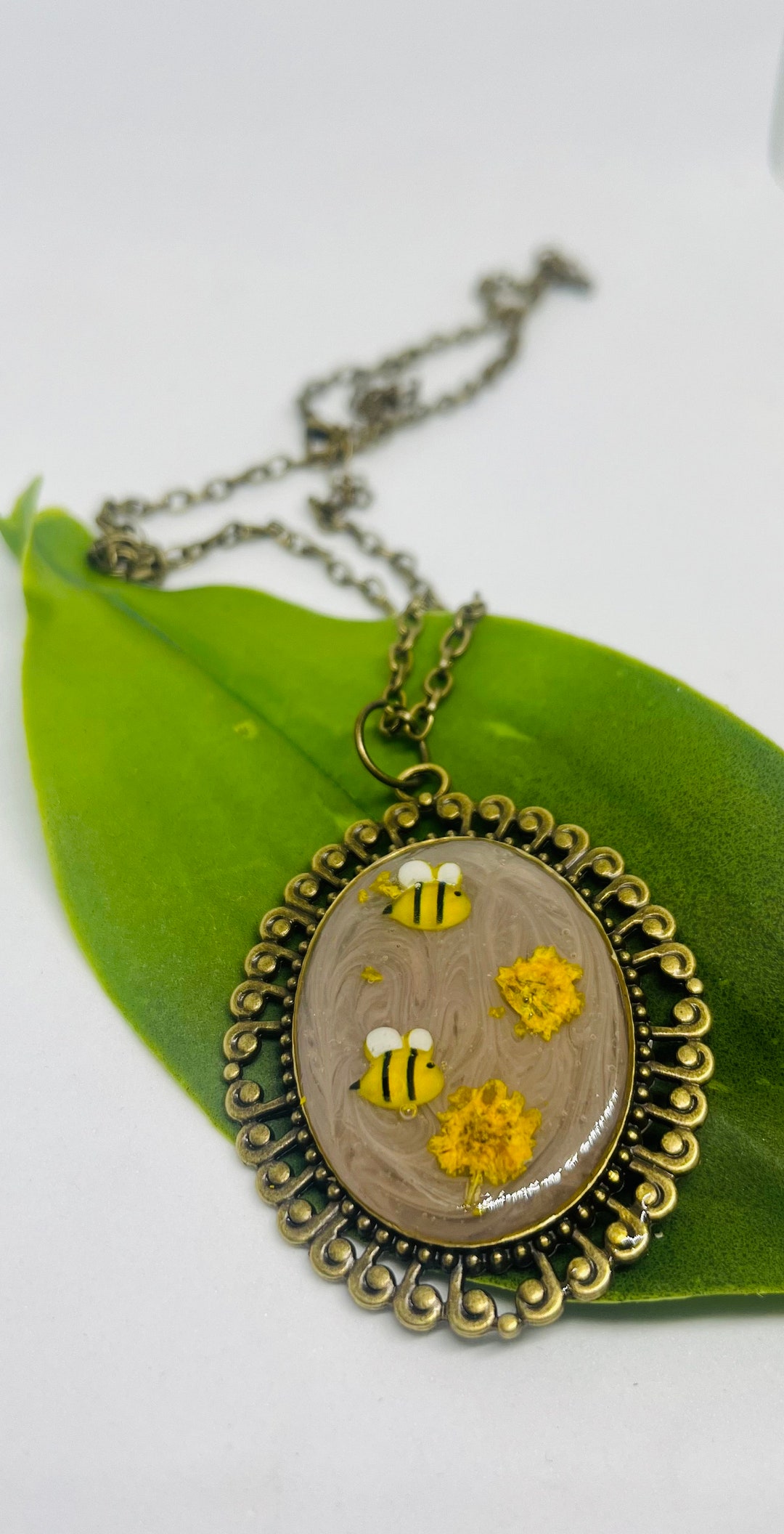 Queen's Vintage Bumblebee/ Bronze Antique Taupe Necklace - Etsy