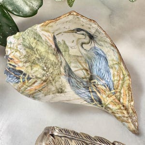 Decoupage Whelk Shell: Blue Heron Coastal Decor - Etsy