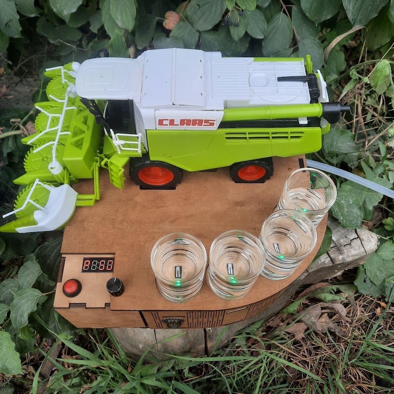 The CLAAS-MAXI Combine, Automatic Drink Dispenser for 6 Glasses, Wooden ...