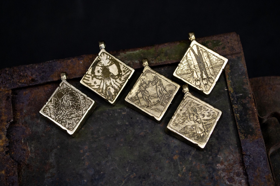 Elden Ring Brass Pendant: Game Keychain, Backpack Charm - Etsy