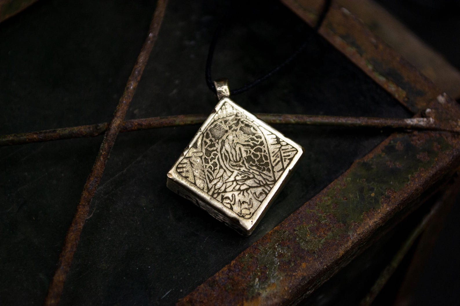 Elden Ring Brass Pendant: Game Keychain, Backpack Charm - Etsy