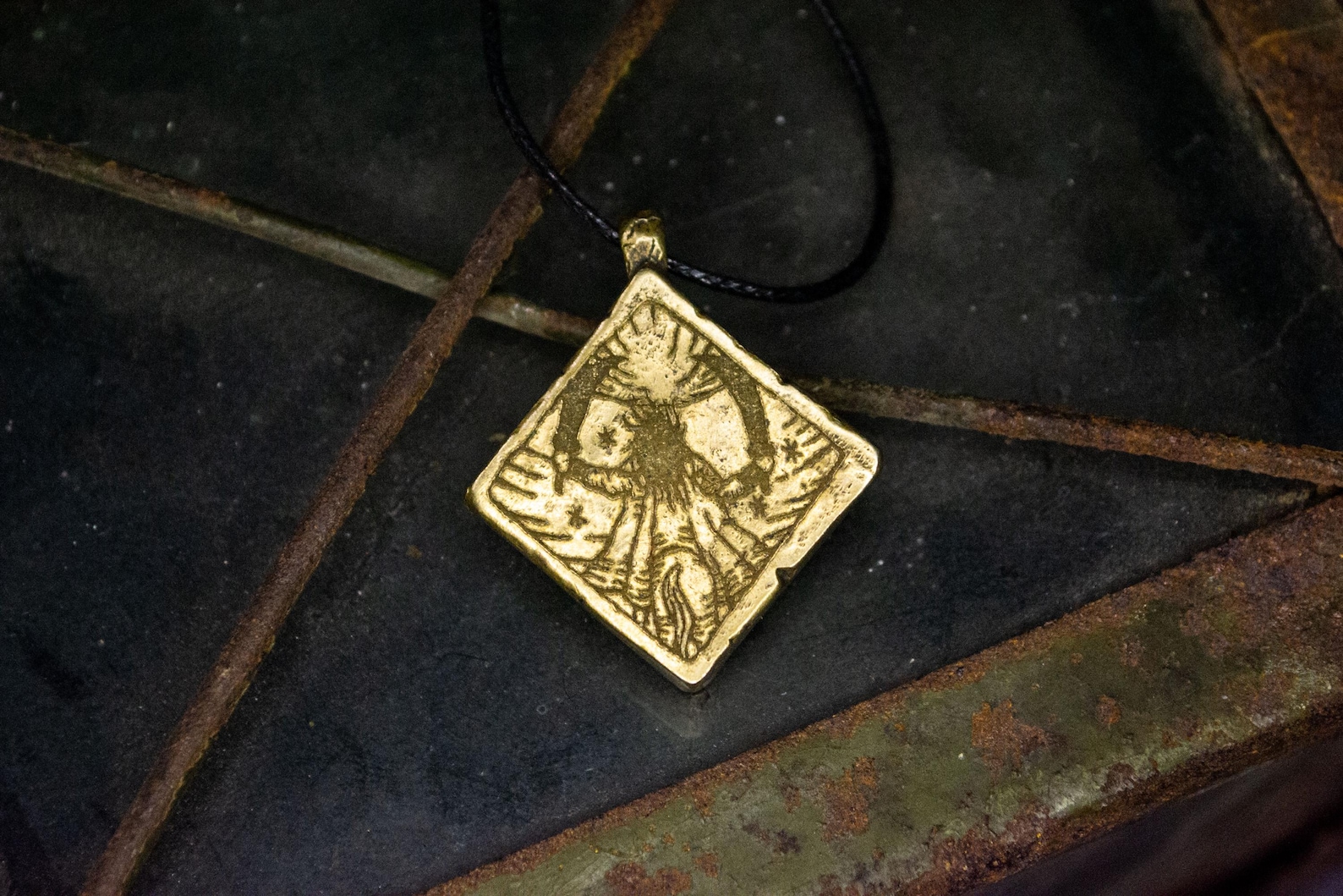 Elden Ring Brass Pendant: Game Keychain, Backpack Charm - Etsy