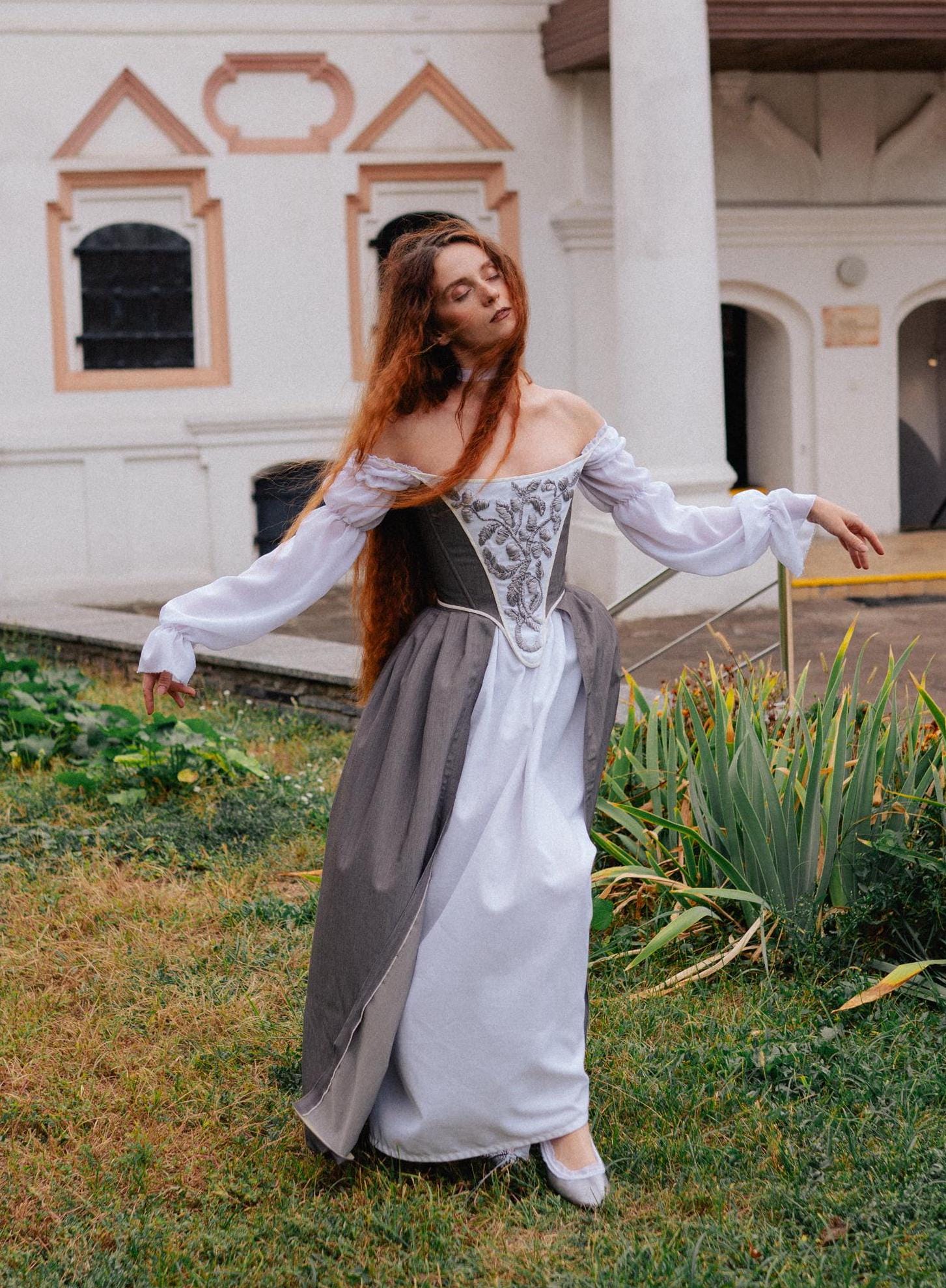 Wedding Dress From the Series "outlander", Dress With Oak Leaves and ...