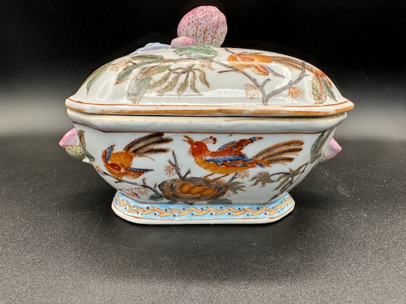 Hand Painted Antique Chinese Strawberry / Bird Multicolor Porcelain Box ...