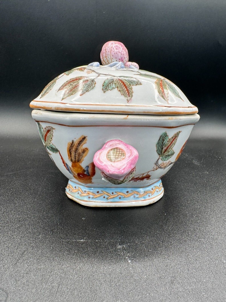 Hand Painted Antique Chinese Strawberry / Bird Multicolor Porcelain Box ...