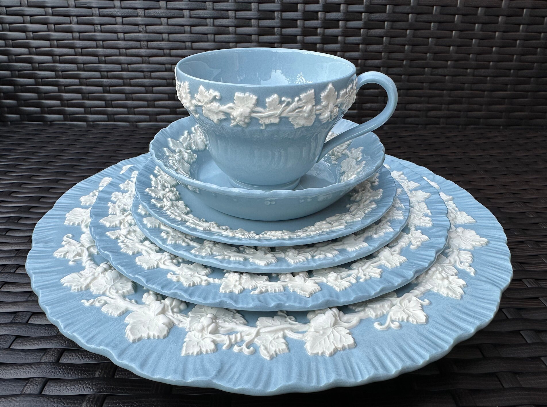 Very RARE 6 Piece Place Setting of WEDGWOOD Embossed Queen's Ware ...