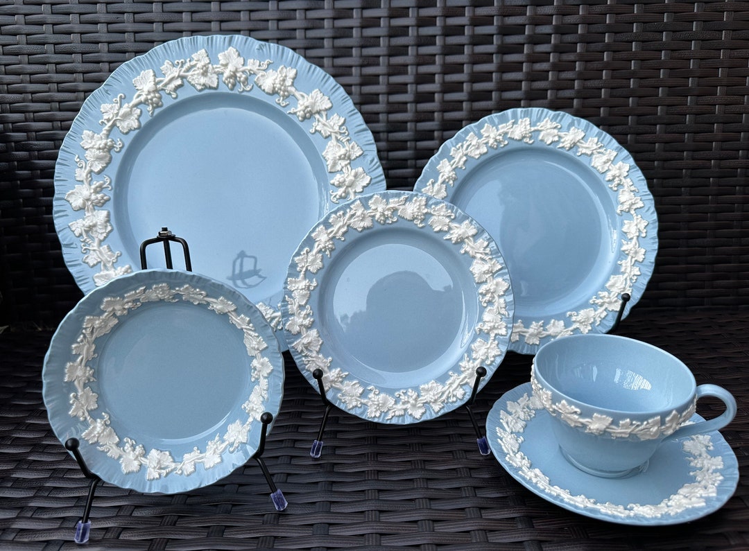 Very RARE 6 Piece Place Setting of WEDGWOOD Embossed Queen's Ware ...