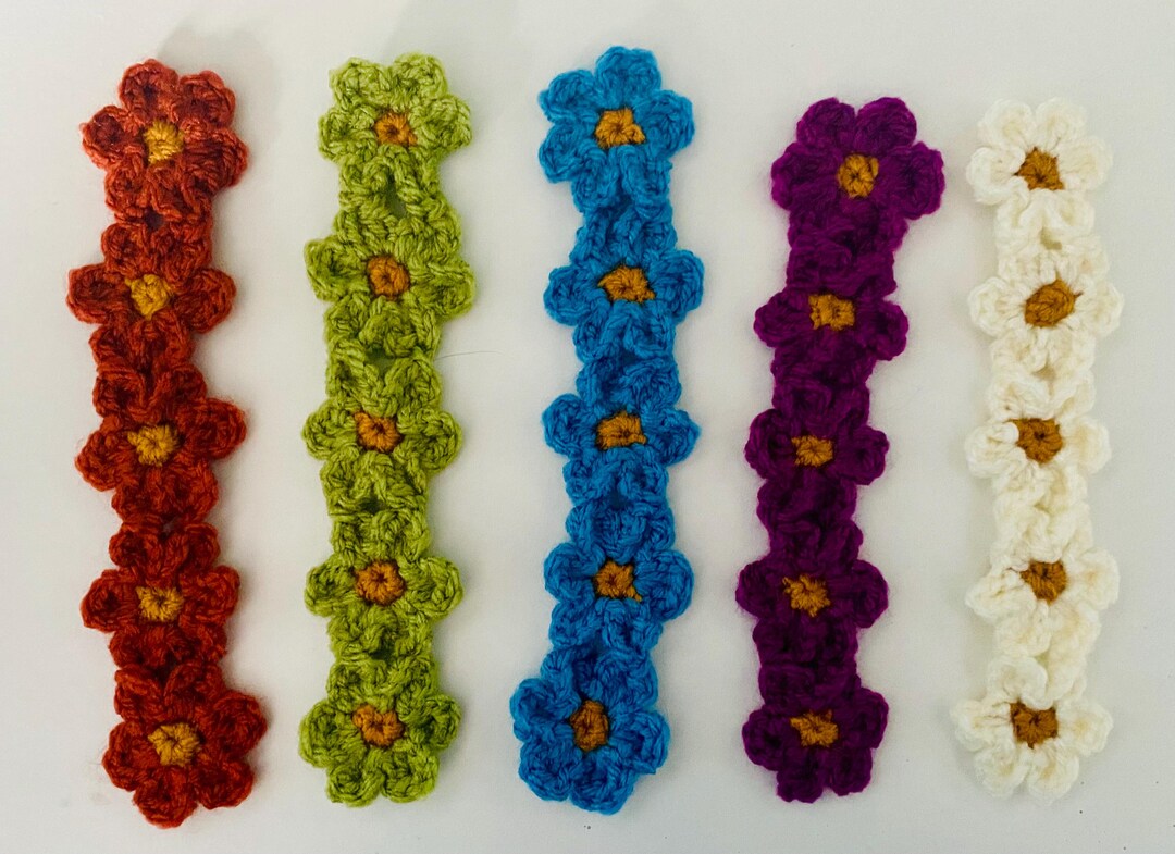 Crochet Daisy Chain Bookmark | Variety of Colours | Flower Accessory - Etsy