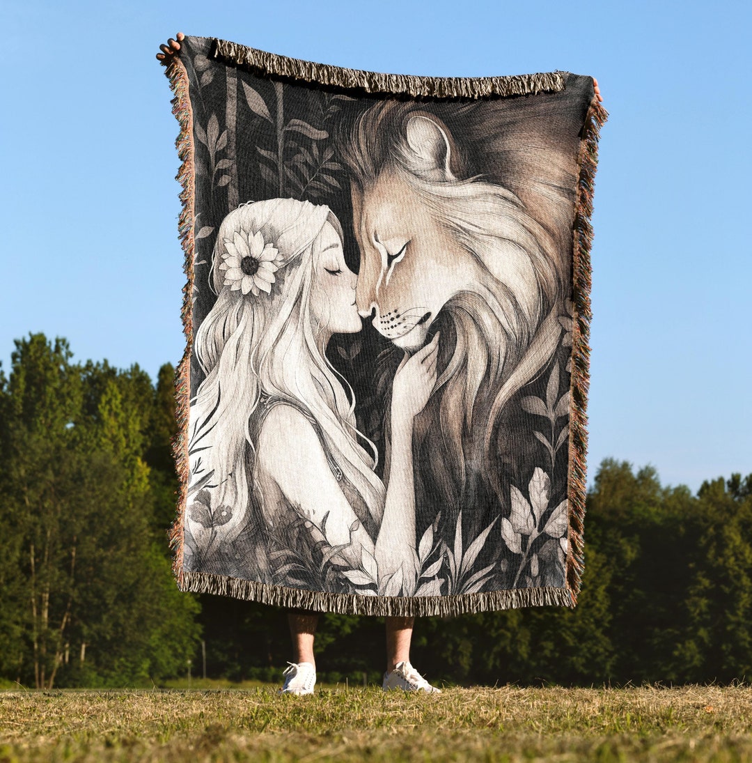Lion Woven Throw Blanket, Lion Couple Tapestry, Whimsical Bed Cover ...