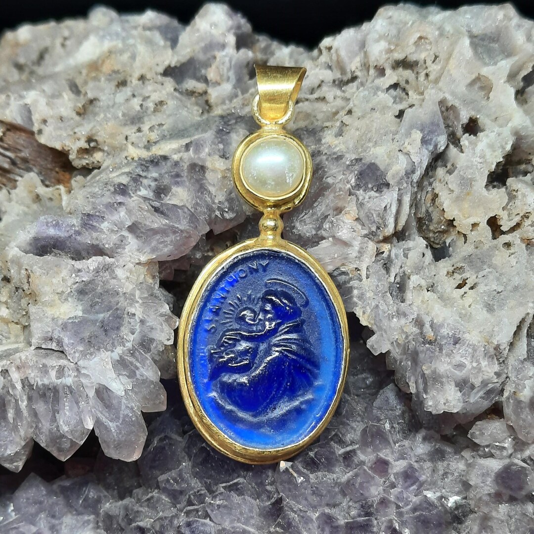 Intaglio Glass Saint Anthony Pendant With Pearl, Glass Art Intaglio ...