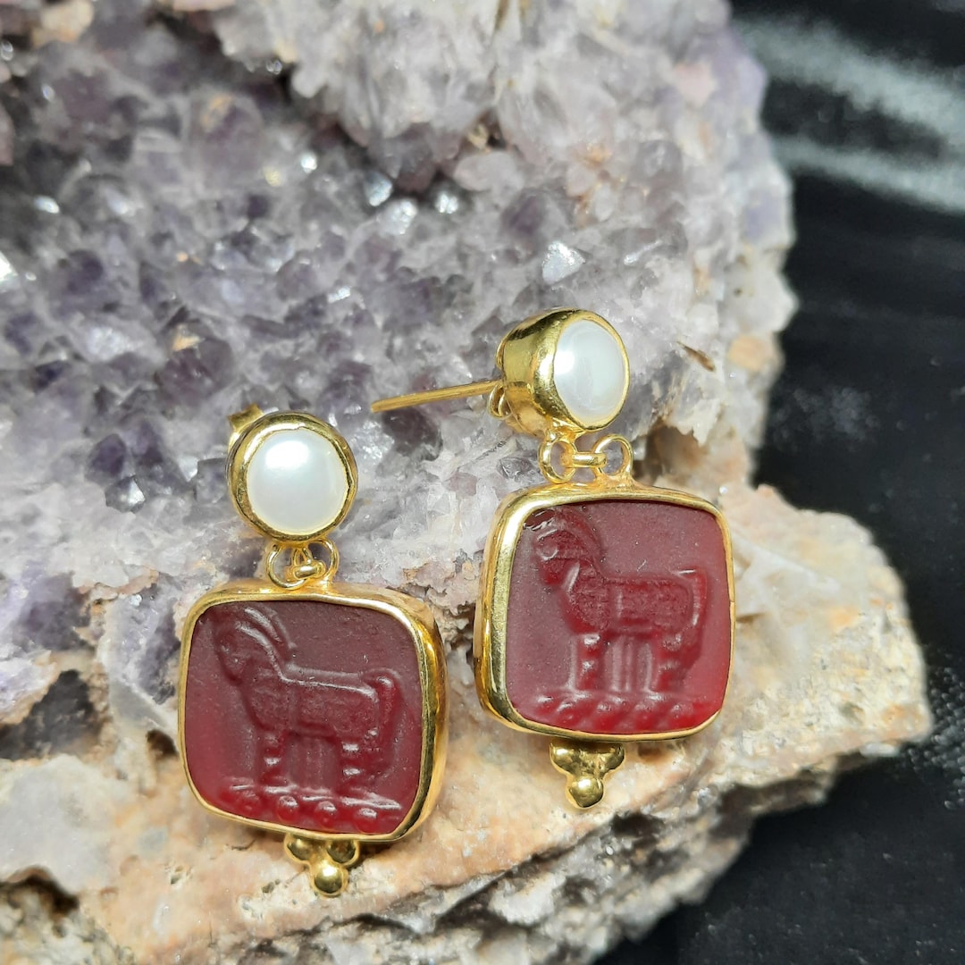 Ancient Greek Trojan Horse With Pearl Glass Art Intaglio Silver Earring ...