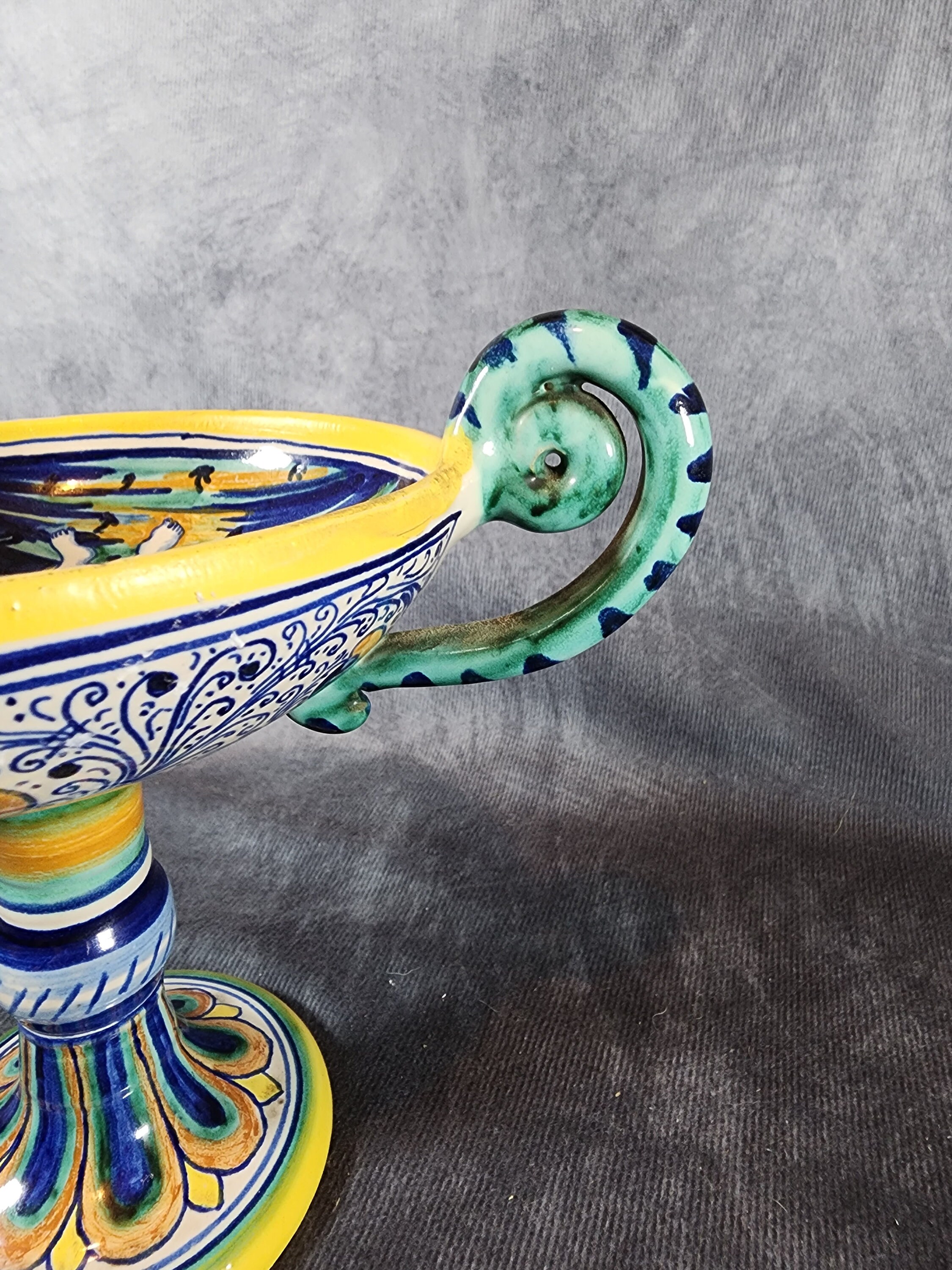 Small Deruta Hand Painted Majolica Pedestal Bowl / Tazza Cherub Decor ...