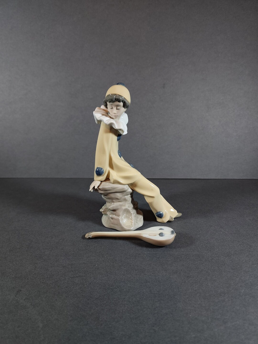 Vintage Lladro Nao Figurine Wandering Minstrel, Clown With Mandolin ...