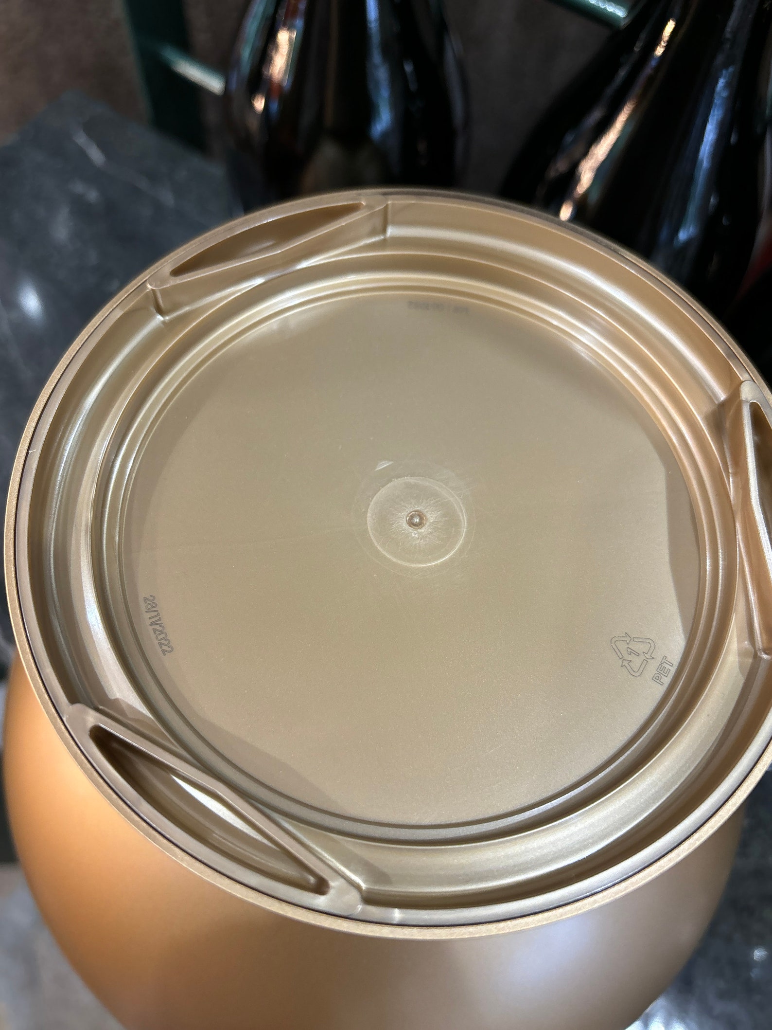 7 Moët & Chandon Champagne Equipment Gold Champagne Cooler With 6 MOËT ...