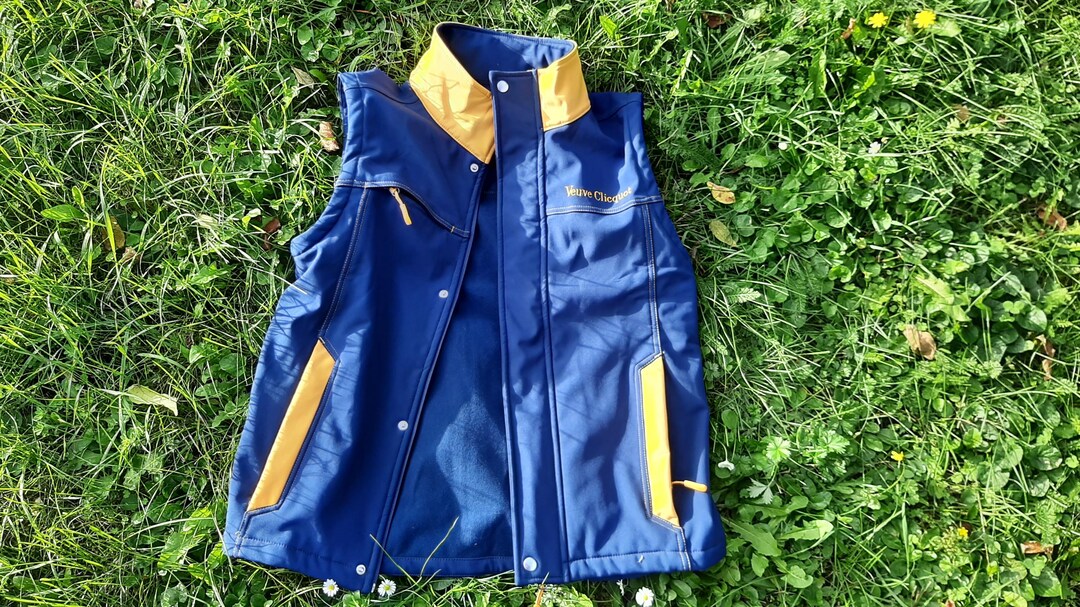 Champagne Veuve Clicquot Sleeveless Jacket Size M Polar Interior ...