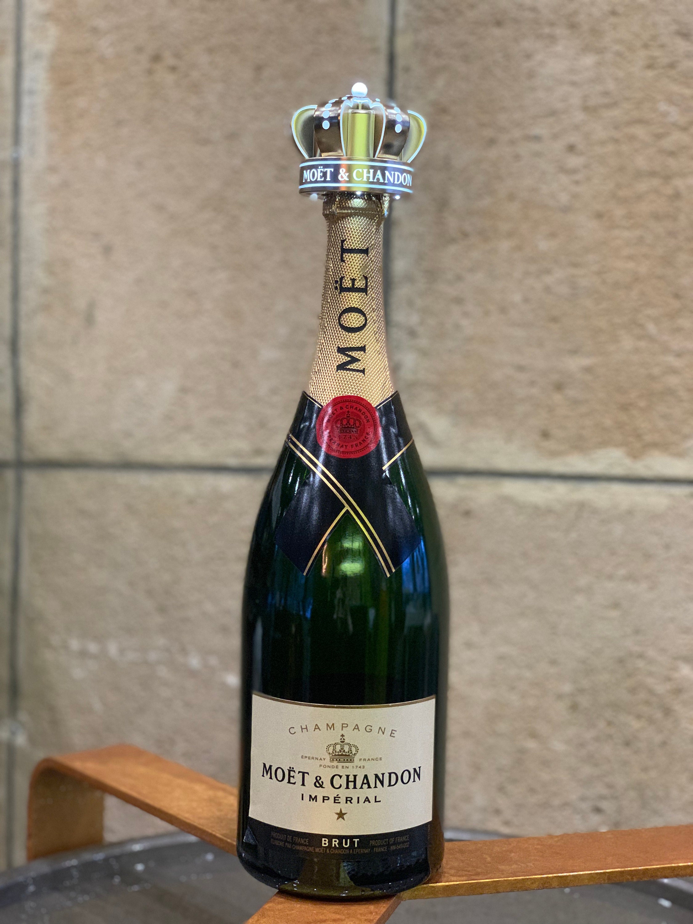 4 Moët & Chandon Champagne Lighted Bottle Decorations, MOET Crown ...