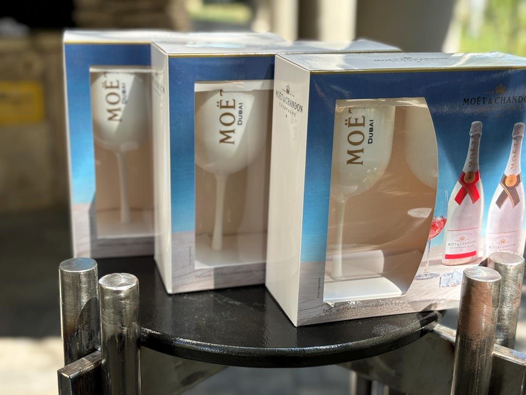 3x2 MOËT & CHANDON White Acrylic Champagne Flutes in a Gift Box Limited ...