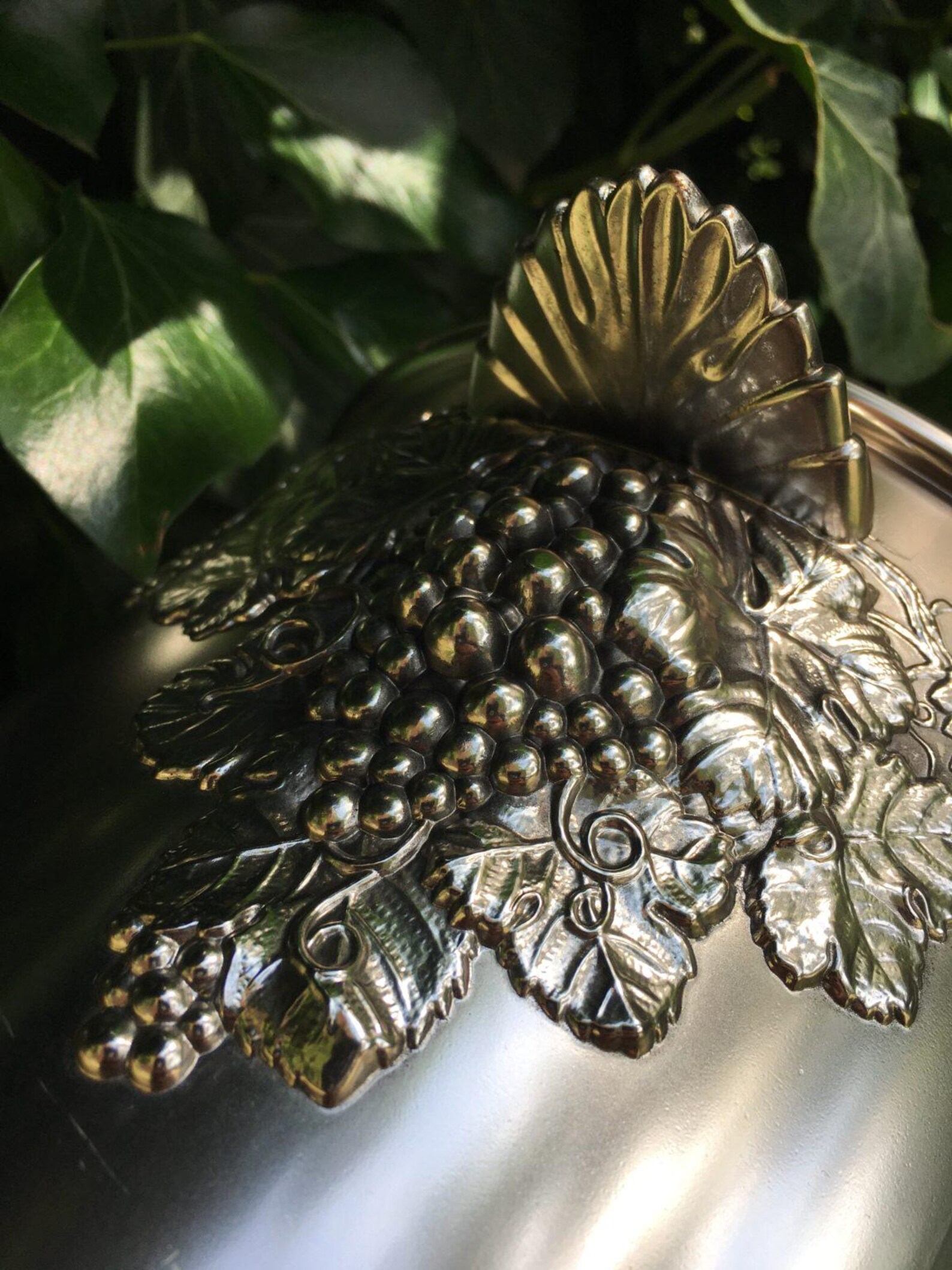 MOËT & CHANDON Vintage Champagne Bucket, Silver Grape Leaf Decoration ...