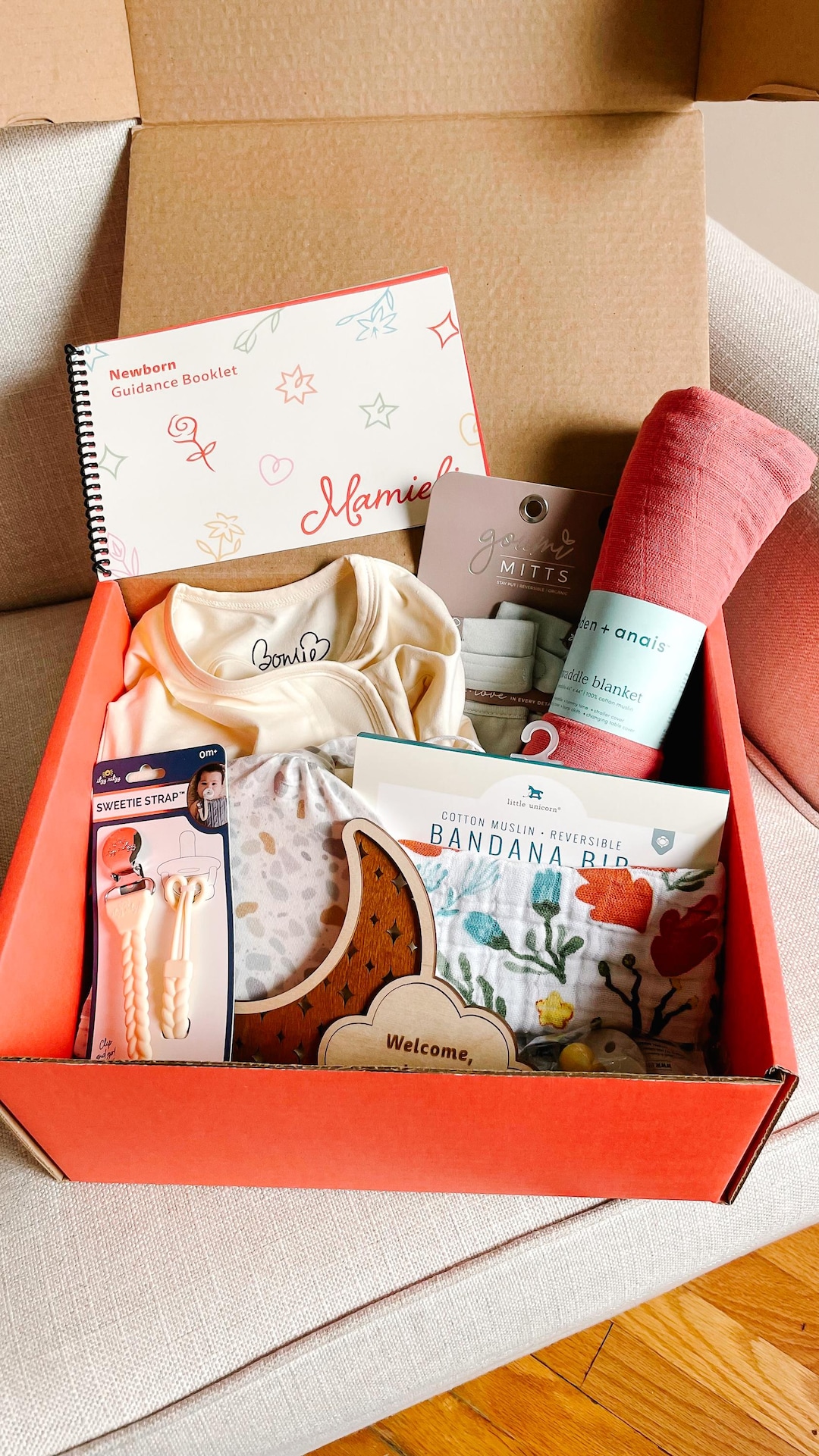 Newborn Gift Set New Mom Essentials, New Baby Gift Basket Expecting Mom ...