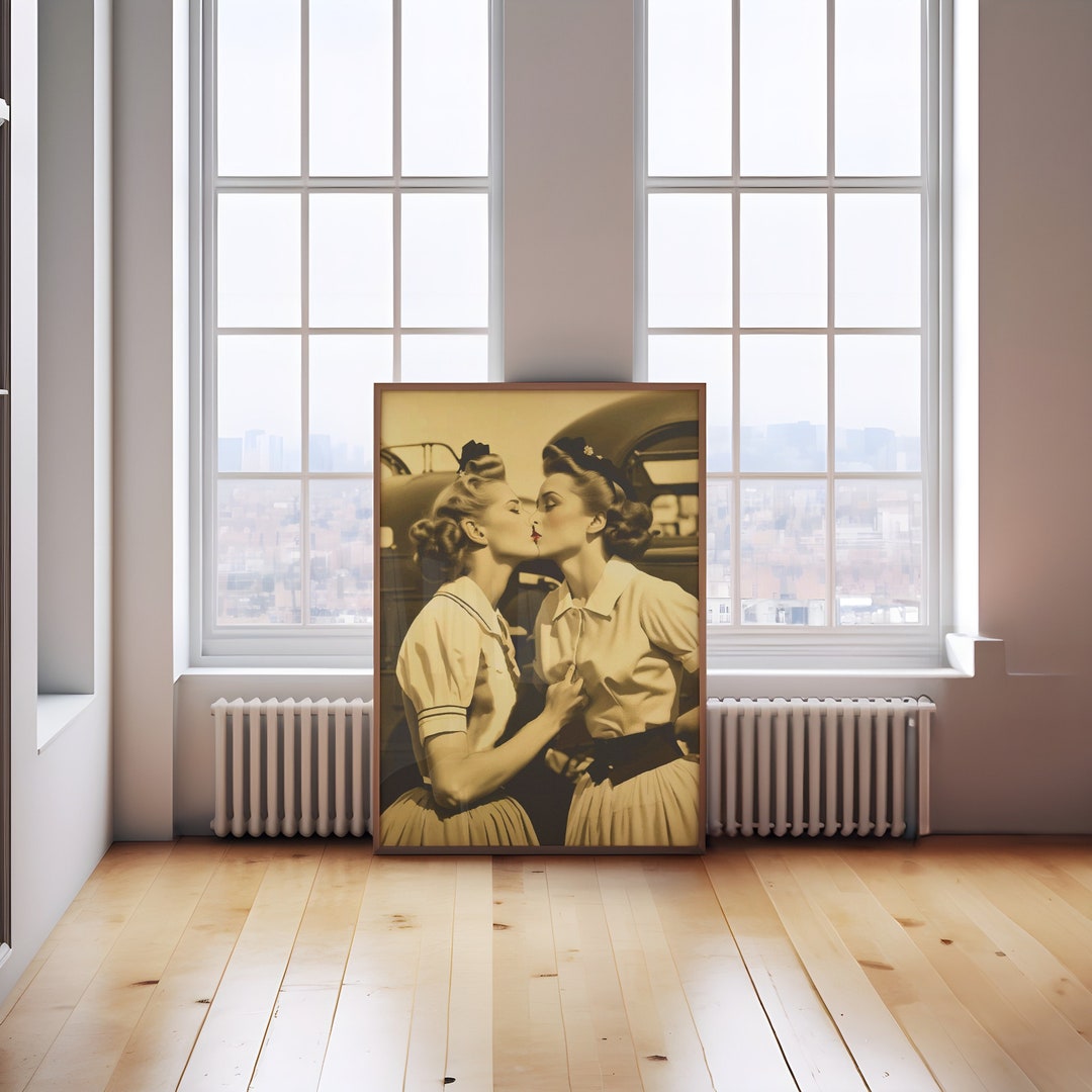 Pinup Lesbians Kiss Wall Art Vintage Queer Art, Romantic Lesbian Couple ...
