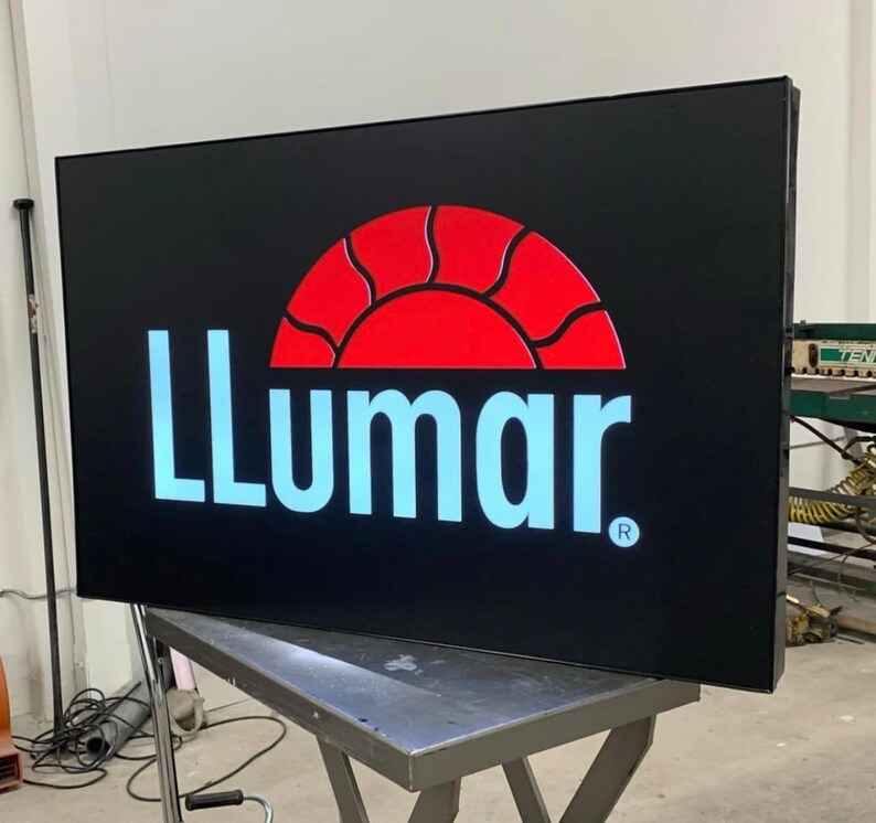 Custom Illuminated Sign , Lighted up Signs , Store Signs , Storefront ...