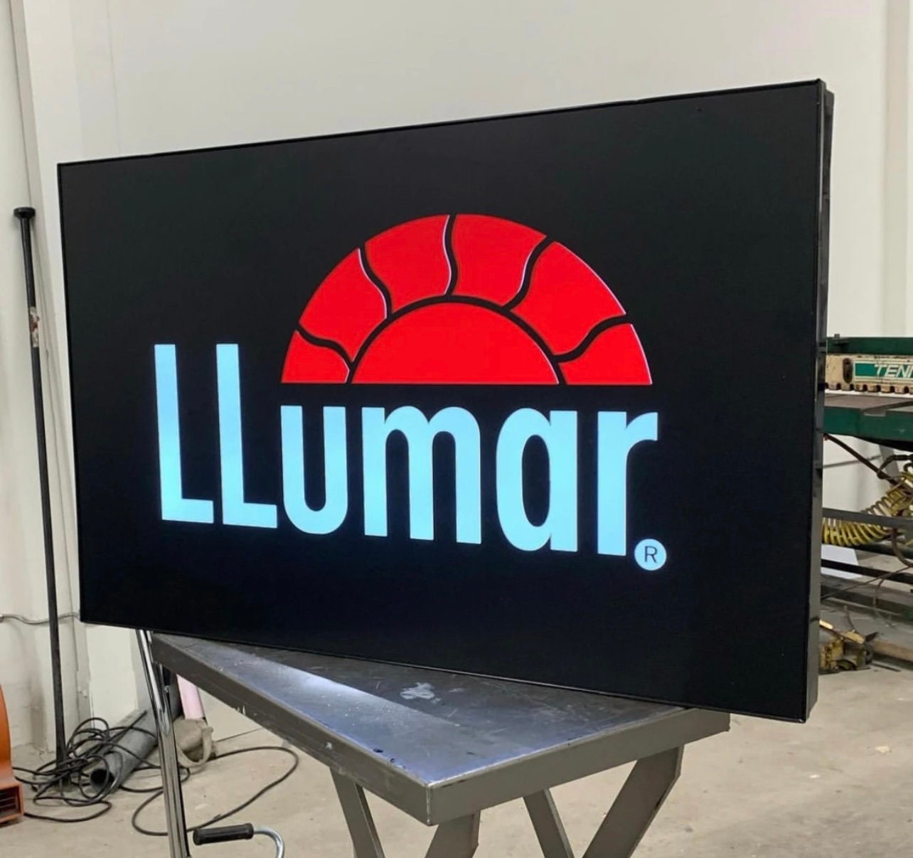 Custom Illuminated Sign , Lighted up Signs , Store Signs , Storefront ...