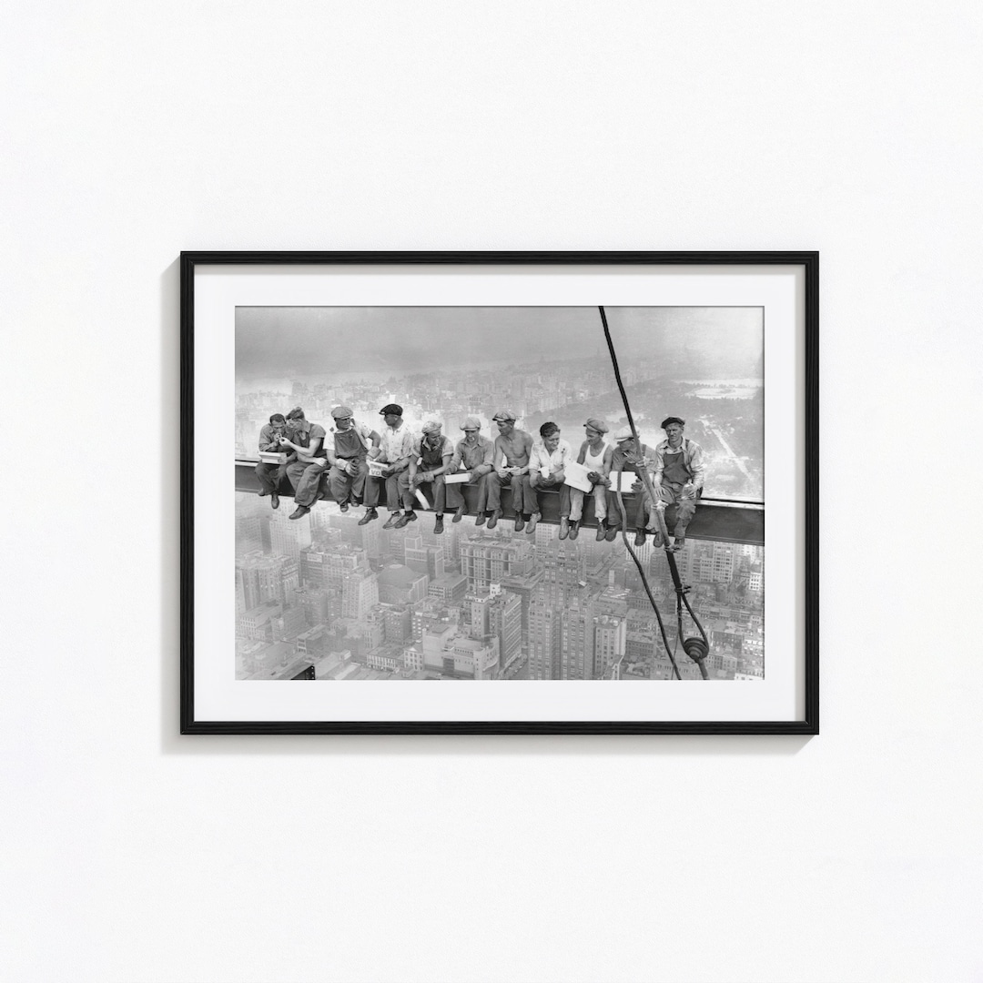 New York Construction Workers Lunching on a Crossbeam, Black and White ...