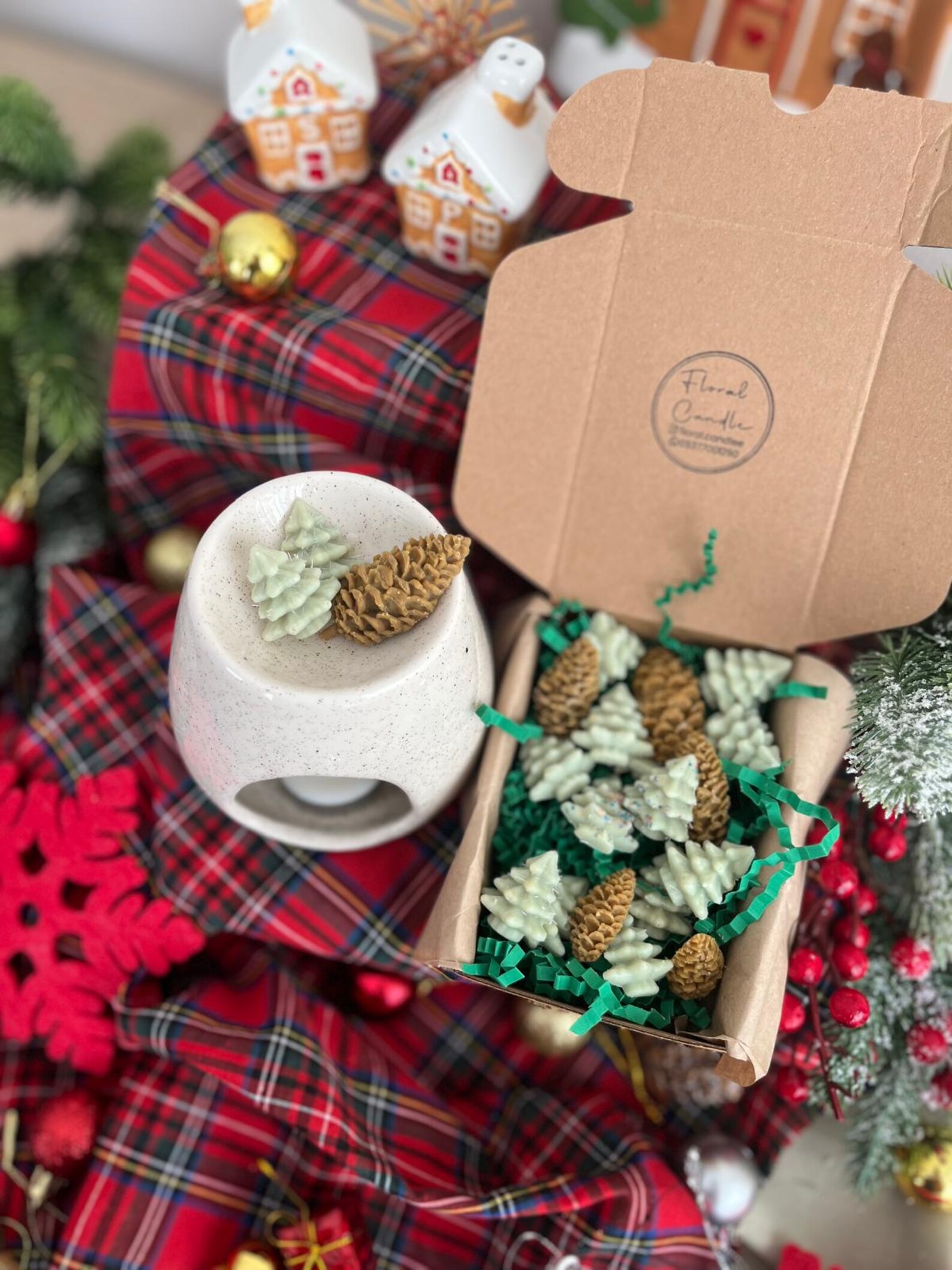 Gingerbread, Candy Cane, Snowflakes, Pine Tree and Pine Cone Soy Wax ...