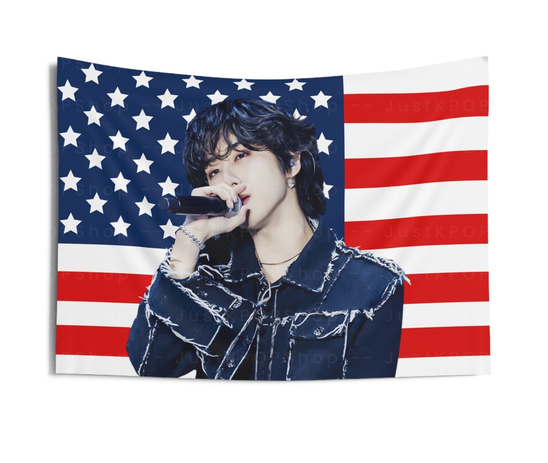 SKZ Han Singing American Flag, Han Jisung American Tapestry, Stray Kids ...