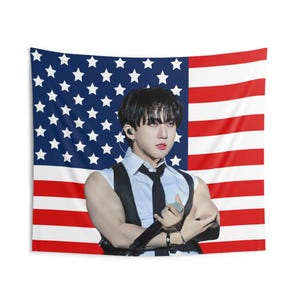 SKZ Changbin Biceps American Flag, SKZ Changbin American Tapestry ...