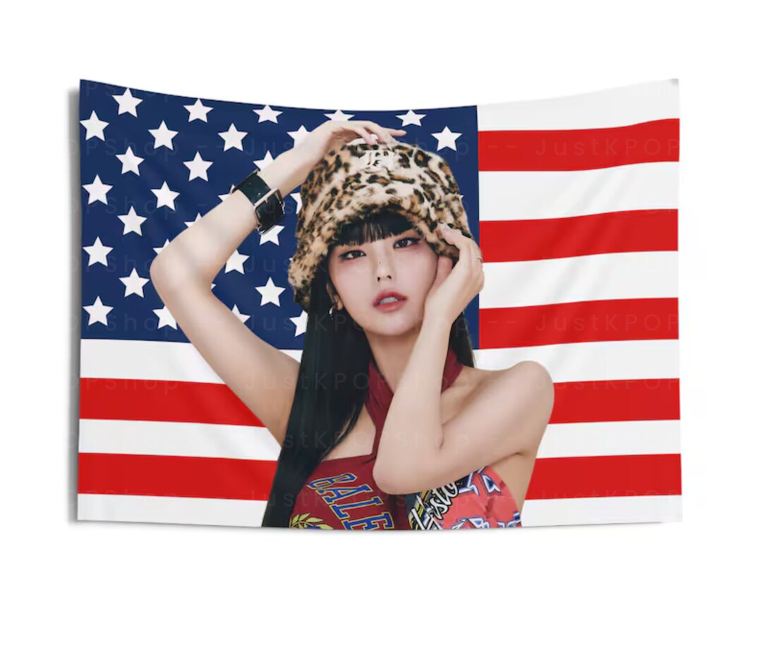 Itzy Yeji Stunning Look American Flag, Itzy Yeji American Tapestry ...