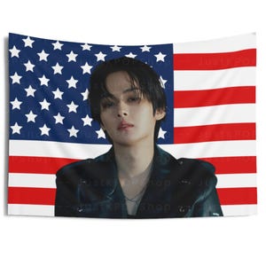 SKZ Lee Know in Black Leather Outfit American Flag, Stray Kids Lee Know ...