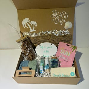 Beach Theme Gift Box for Friends, Family, Colleagues. Give a Summer ...