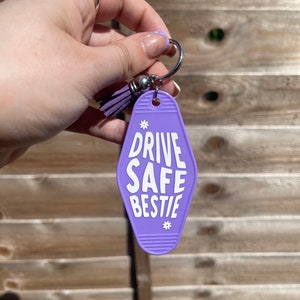 Girl Boss - Fun Personalised Motel Keyrings - Unique Slogan Keyrings ...