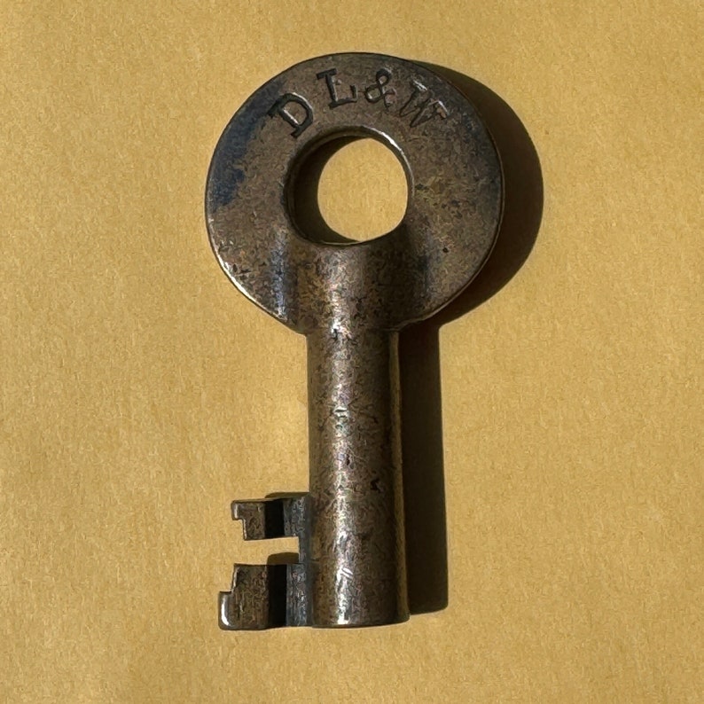 DL&W Delaware, Lackawanna and Western Railroad Brass Key Hollow Barrel ...