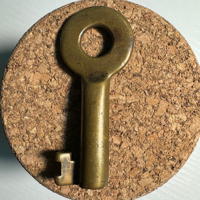 Grand Trunk Railway System Key GTR GTRY Gt Ry Railroad Brass Key Hollow ...