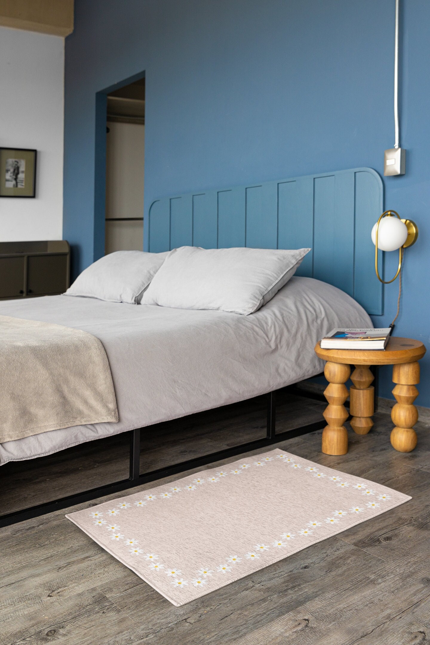 Daisy Boarder Rug for Dorm and Bedroom, Bedroom Decor, Daisy Boarder ...