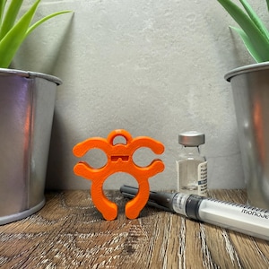 Syringe Saver: Compact Syringe Holder – Universal Fit, Lightweight ...