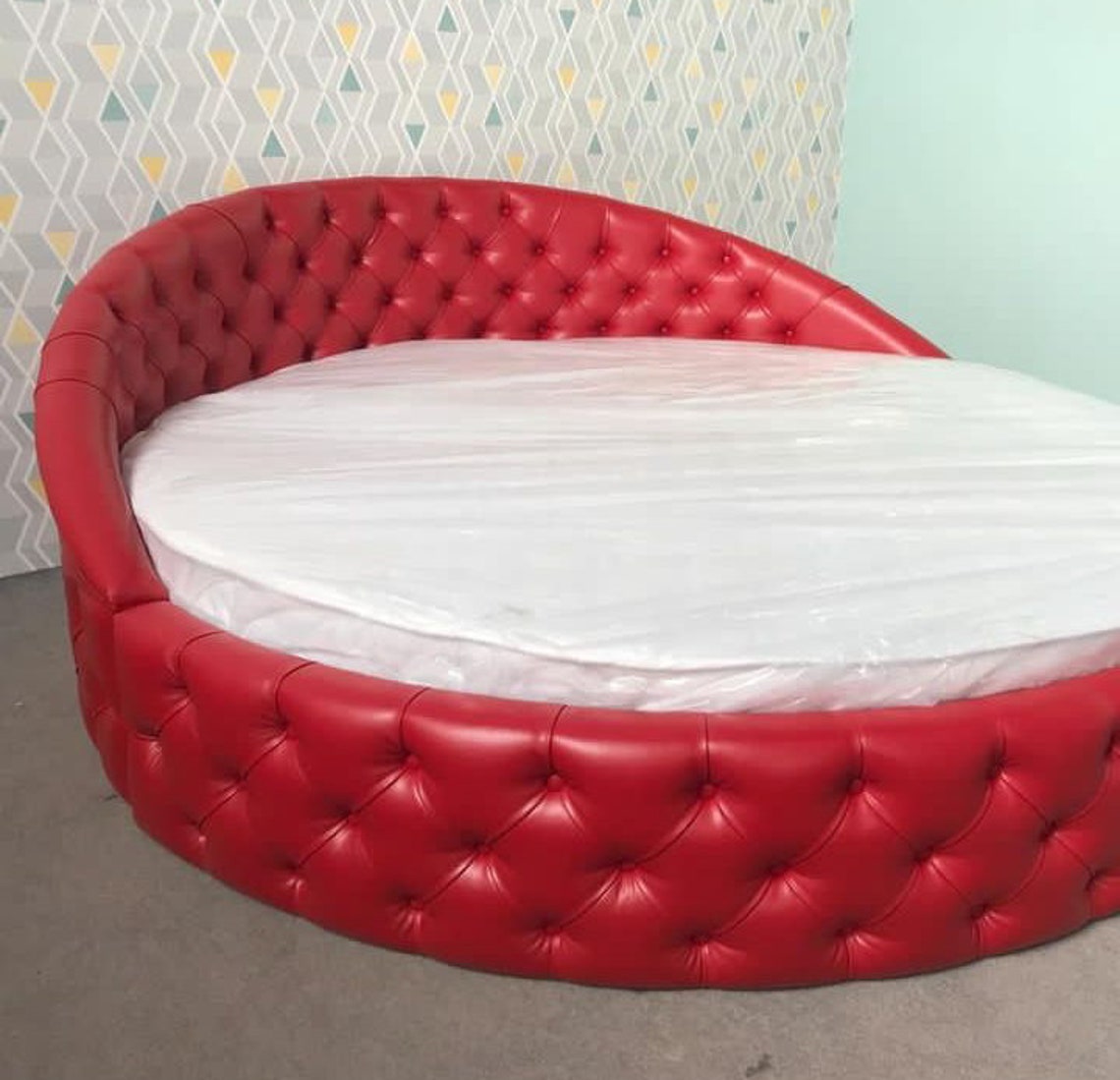 Round Bed Circle Uphlostery Tufted King Queen Full Size Custom ...