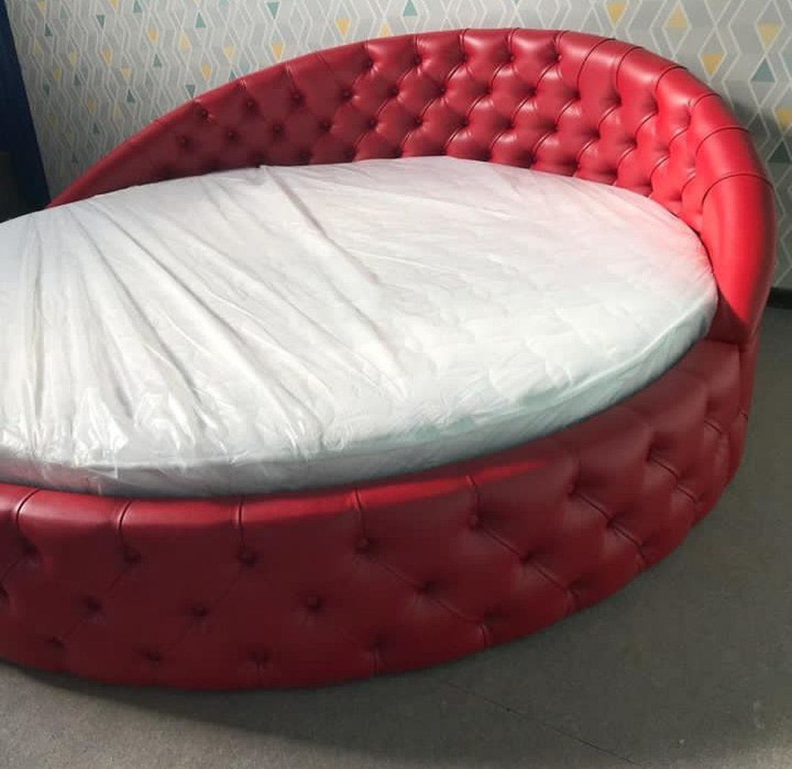 Round Bed Circle Uphlostery Tufted King Queen Full Size Custom ...