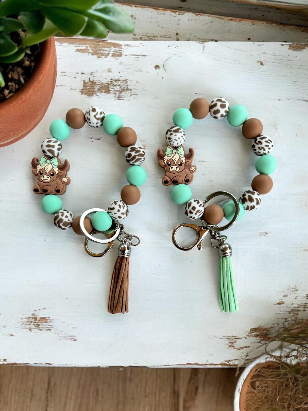 Highland Cow Beaded Wristlet Keychain: Handmade Cowgirl Style - Etsy