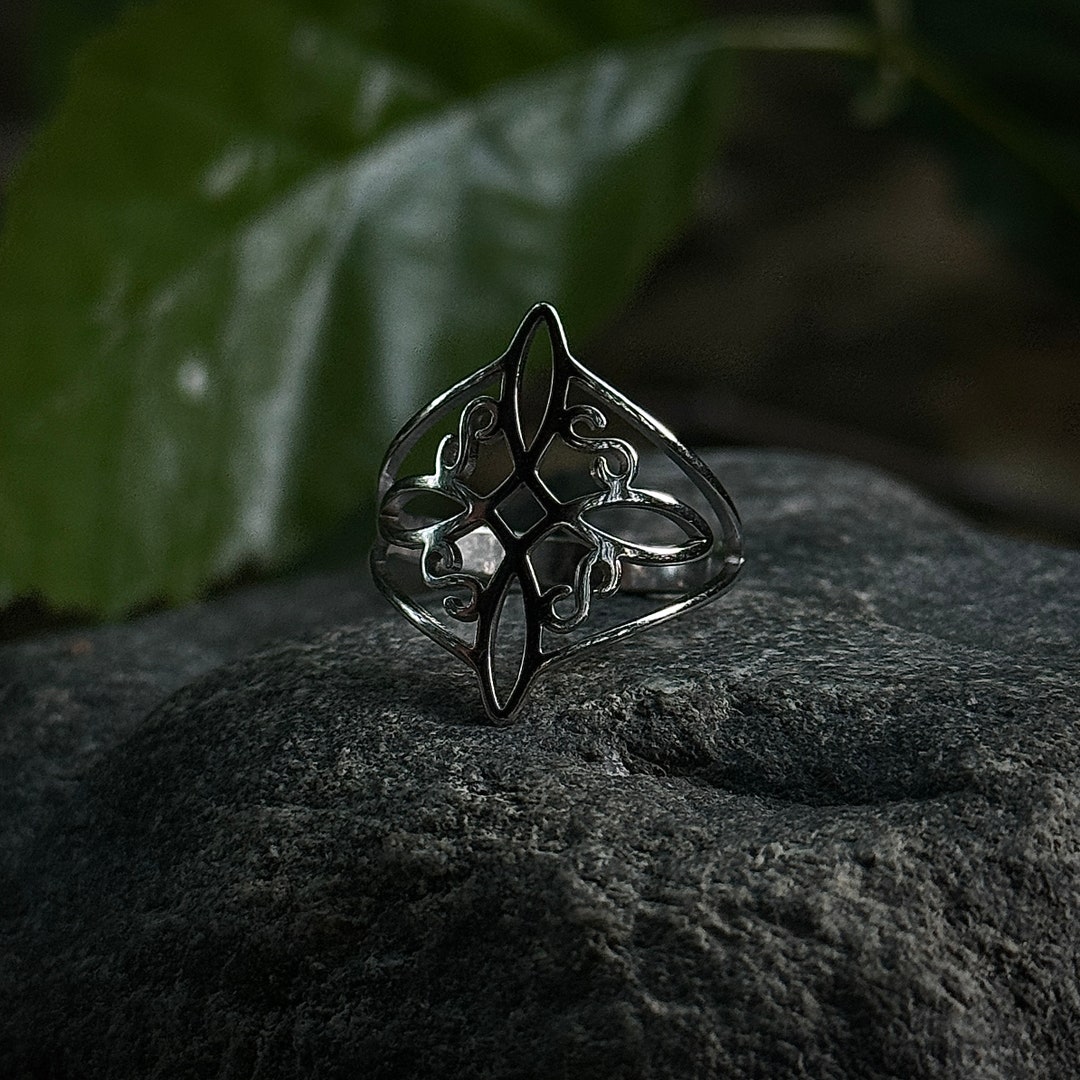 Witches Charm Ring Gothic Ring, Celtic Protection Talisman, Witchy ...