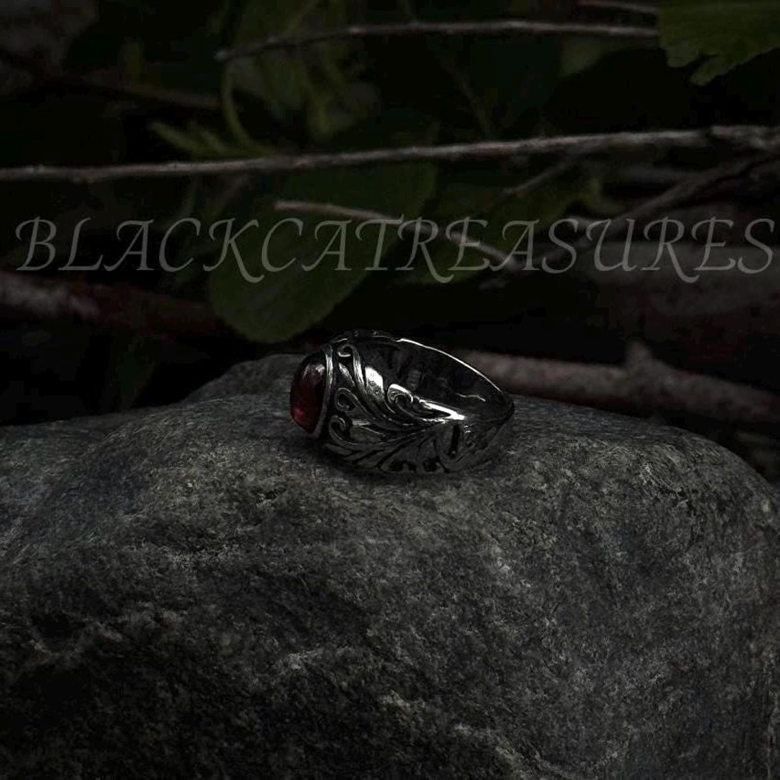 Garnet Filigree Ring | Goth/emo Gift, Romantic Blood Red Gem Ring ...