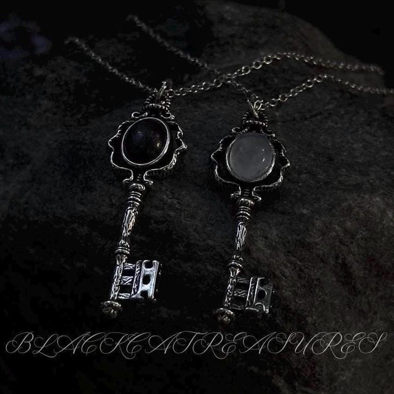 Vintage Skeleton Key Necklace - Etsy