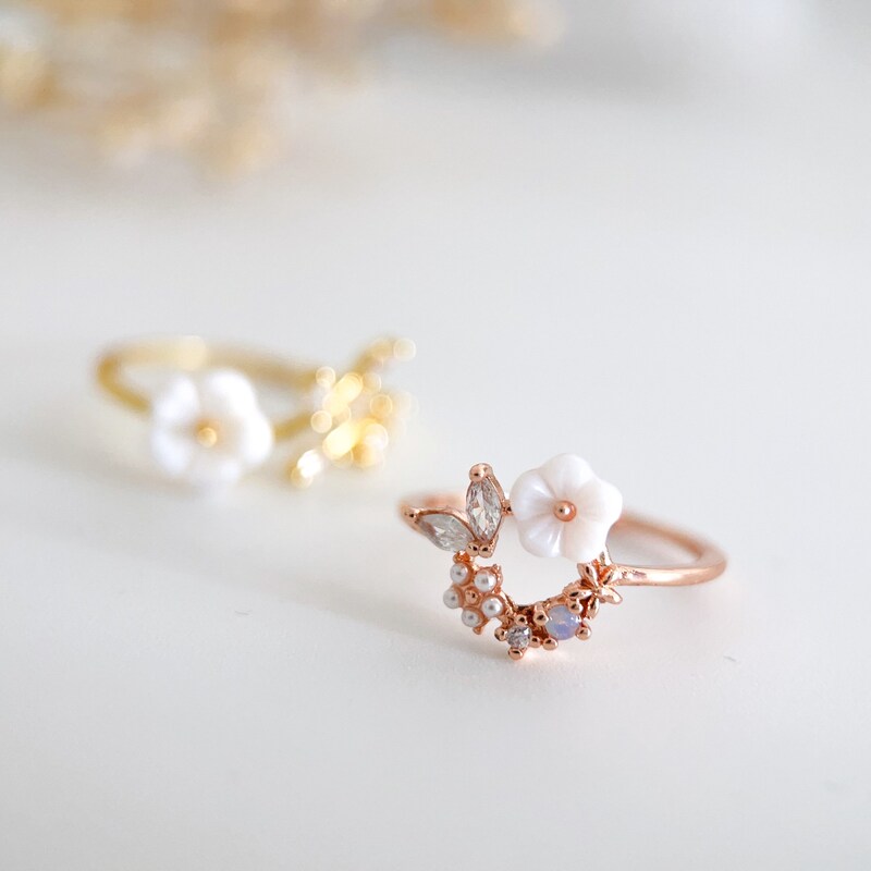 Open Flower Ring - Etsy